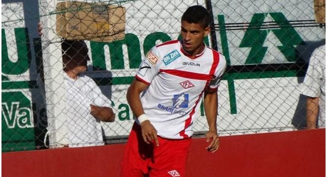 CRB acerta com Daniel Amorim, atacante de 31 anos, ex-Avaí